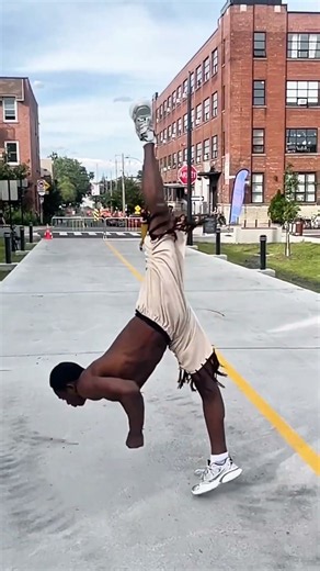 He Showing His Performance of Elasticity Talent #shorts #plane