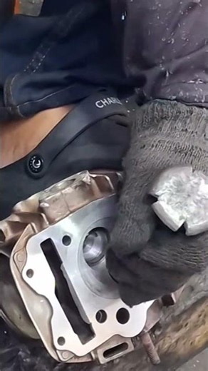 How to install motorcycle valve shims