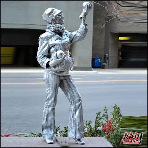 Human Statue Street Performer Record A Hit Entertainment