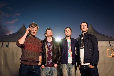 escucha lo nuevo de django django first light