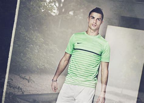 Cristiano Ronaldo Lanzó Su Nueva Indumentaria Nike ~