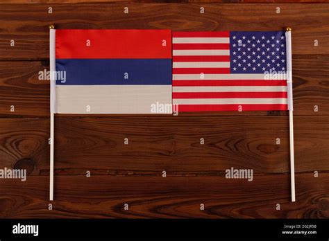 Estados Unidos Y La Bandera Rusa Se Enfrentan Entre Sí Beso De Amistad