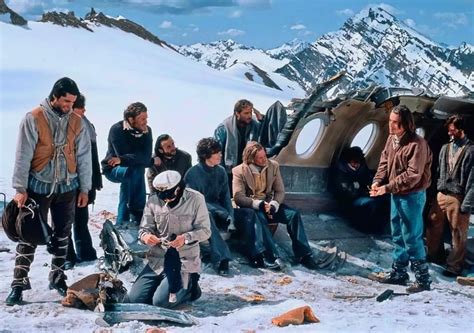 Vamos A Caminar Hasta Morir 50 Años De La Tragedia Aérea De Los Andes