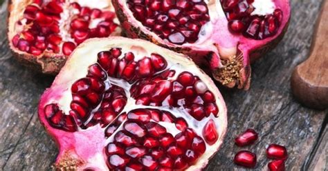 why you should be using pomegranates for better skin how to do it