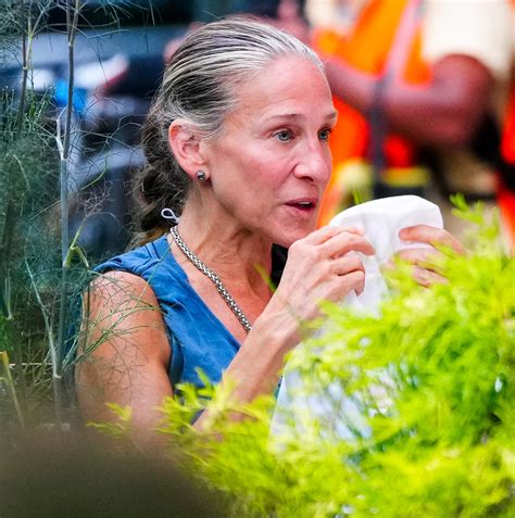 Sarah Jessica Parker Responde A Críticas Por Sus Canas Revista Velvet