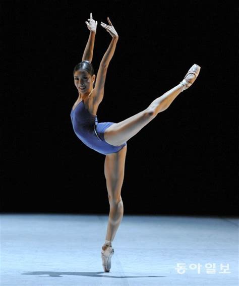 Famous Korean Ballet Dancers Are Back On The Stage In Korea The Dong