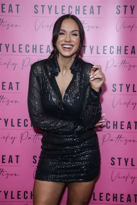 Vicky Pattison Hailed Most Beautiful Woman As She Parades Curves In