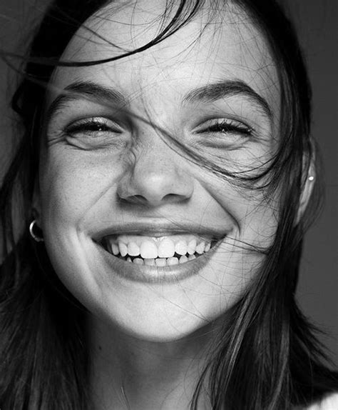 Imagen De Black And White Cool And Fashion 얼굴 사진 화이트 사진 얼굴 드로잉