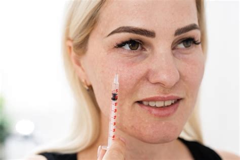 Véritable Bio Revitalisation De La Peau Sur Fond Blanc Traces D
