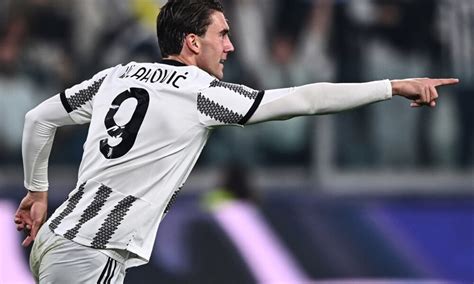 Vlahovic Futuro In Bilico «se Arriva Unofferta Da 100 Milioni