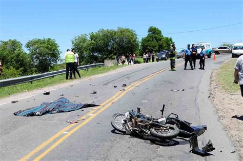 Tragedia En La Autopista Murieron Dos Jóvenes Al Chocar Con Su Moto