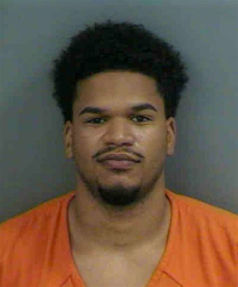 Couple Arrested For Having 5ex In Back Of Police Car And Filming It For