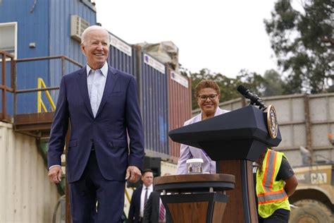Biden Lends Boost To ‘soon To Be Ms Mayor Karen Bass In Los Angeles