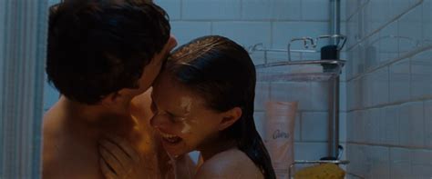 Голая Натали Портман в No Strings Attached