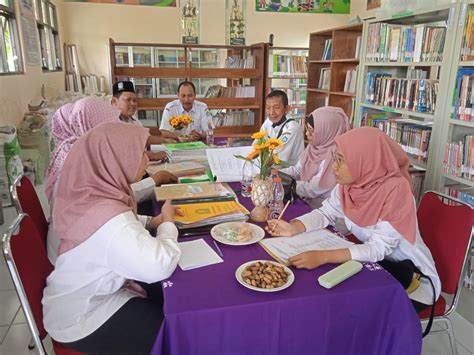 Visitasi Dan Penilaian Lomba Perpustakaan Sekolah Tingkat Smp Tahun