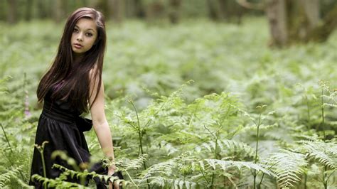1099273 Sunlight Forest Women Outdoors Women Model Long Hair