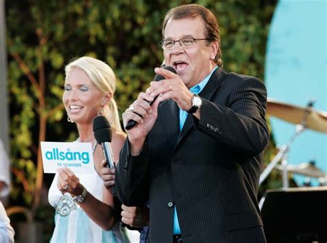 Lasse Berghagen Har Förts Till Sista Vilan Här Tar Nära Och Kära