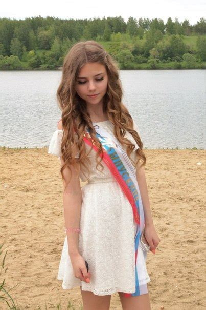 【画像】卒業式の後パンツまでは見せてくれるロシアの女子高生たちがエロ可愛すぎる Fbネタ速報 地下ver