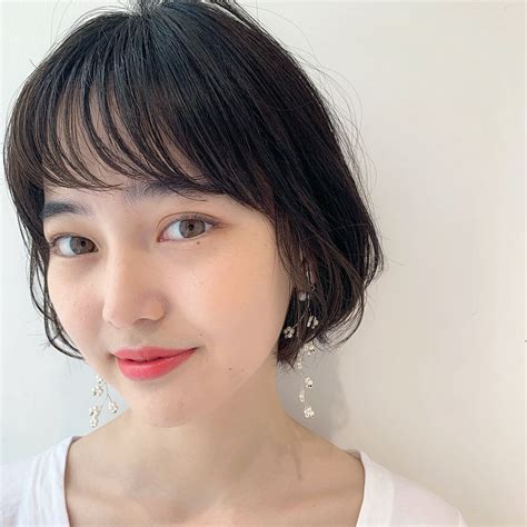“黒髪×ショートヘア”の私の垢抜け奮闘記。清楚なオーラを活かして、儚げ美少女計画｜mery