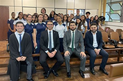 Alunos Do Ensino Médio Participam De Sessão De Julgamento No Tribunal