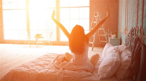 The Scientific Reason Why Being A Morning Person Will Make You More