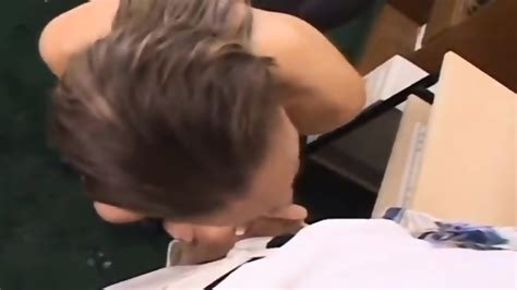 18 Ã¥r Gammal Svart Svensk AmatÃ¶r Suger En Vit Kuk I Hemmagjord Video