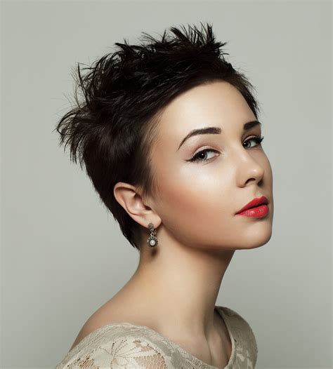 4k 5k Beautiful Model Makeup Face Glance Gray Background Hd