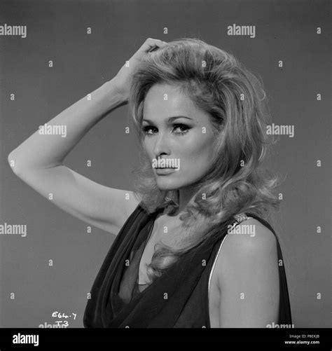Ursula Andress She 1965 Fotografías E Imágenes De Alta Resolución Alamy