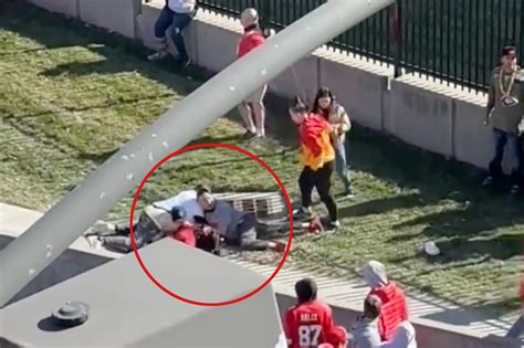 Kansas City Chiefs Fans Tackle Super Bowl Parade Gunman Video