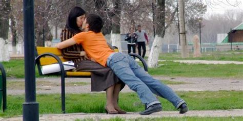 11 couples who haven t figured out this whole kissing thing huffpost