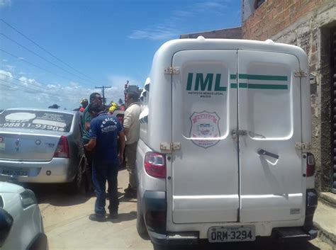 Homem é Assassinado A Tiros Dentro De Carro No Feitosa Em Maceió