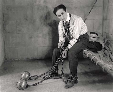 houdini famous tricks maggre