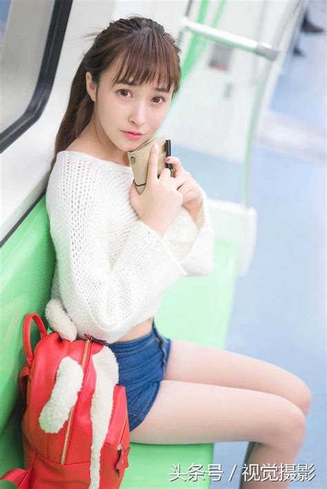 短裤学生妹，清纯又性感 每日头条