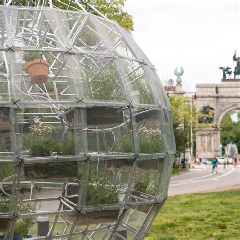 machine that extracts water from air repurposed for humanitarian efforts