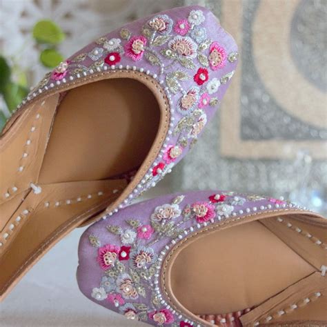 Firdaus Buy Handcrafted Lavender Pink Punjabi Jutti Online Amaryllis
