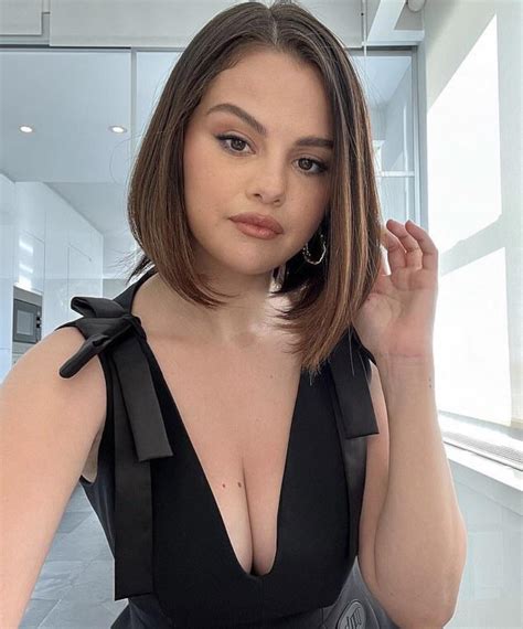 Selena Gomez Looks Perfect In This For Joi R Jerkofftoceleb