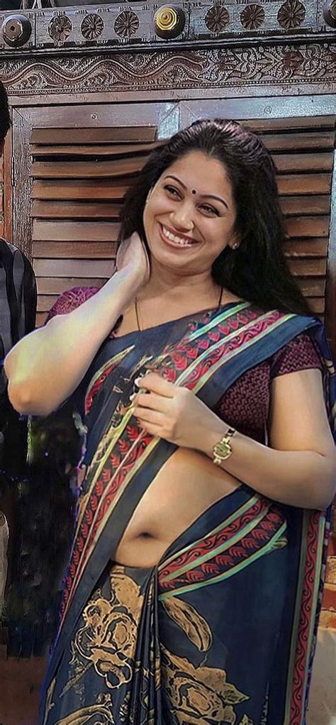 Beautiful Mallu Woman Showing Navel In Satin Saree Best Saree Navel
