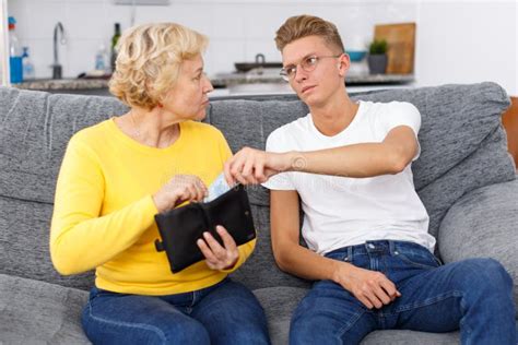 Mother Surprises Son Best Adult Free Photo Telegraph