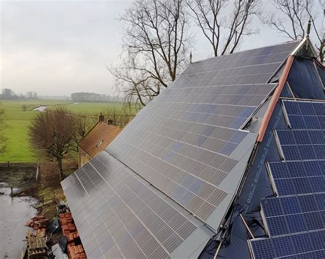 Zonnepanelen Laten Plaatsen Op Een Schuin Dak Ensolar