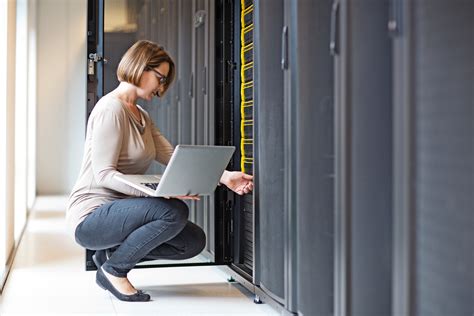 difference between web servers and application servers