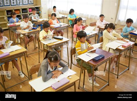 Chicos De Primaria Fotografías E Imágenes De Alta Resolución Alamy