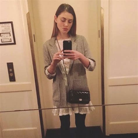 Phoebe Tonkin Selfie