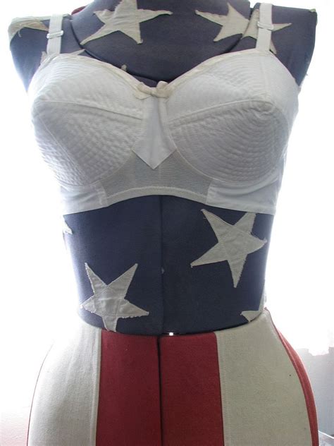 1950s Unicol White Cotton Bullet Bra~circle Stitch~ivory Ribbon~classic