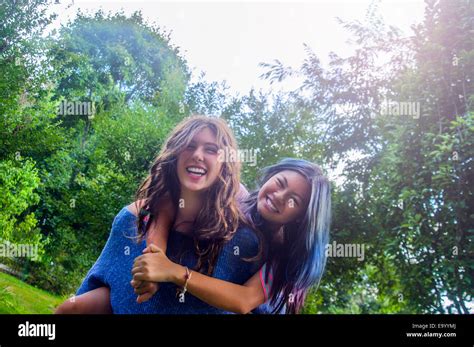 Teenagers Teens Fotos Und Bildmaterial In Hoher Auflösung Alamy