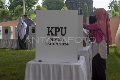 Simulasi Pemungutan Suara Pemilu 2024 Di Klaten Antara Foto