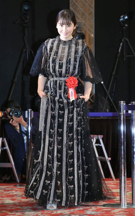 长泽雅美出席报知电影奖颁奖典礼 回忆15年前获奖 长泽雅美 行骗天下jp 假面大饭店 新浪娱乐 新浪网