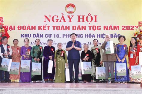 Giương Cao Ngọn Cờ đại đoàn Kết Toàn Dân Tộc Xây Dựng đất Nước Giàu