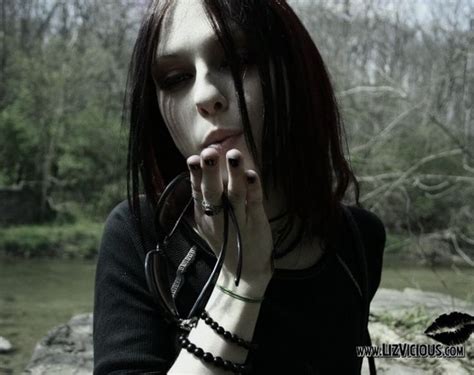 Pin By Saturnstellar On Scarlet [𝐎 𝐂] Liz Vicious Hot Goth Girls Liz