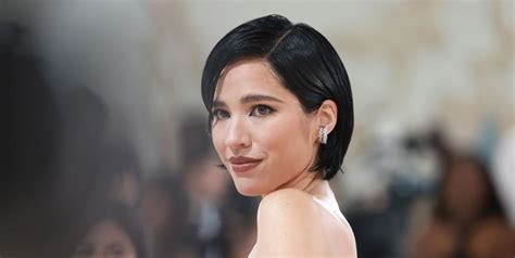 Yellowstone Star Kelsey Asbille Looks Unrecognizable As She Makes Her
