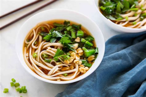 Vegetarian Japanese Udon Noodle Soup Recipe